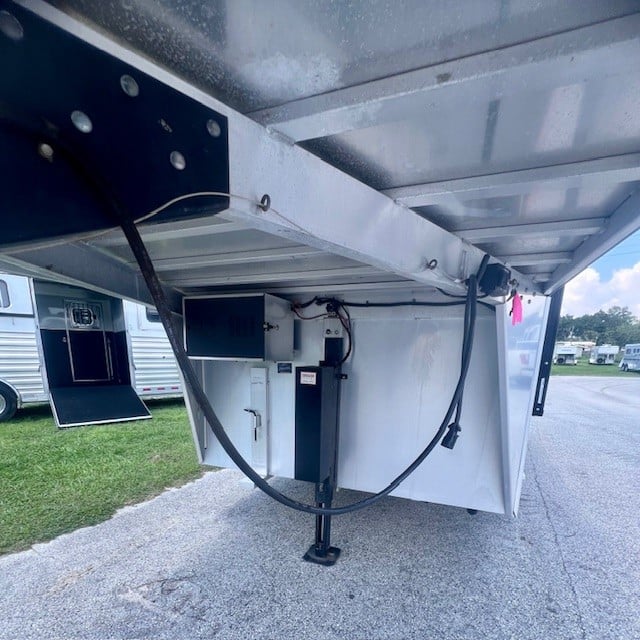 2019 Shadow Competitor Series 2 Horse Slant Load Gooseneck Horse ...