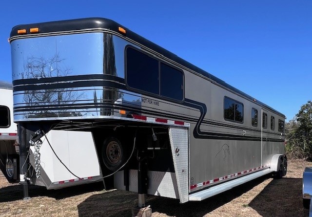 2008 Hawk Head to Head 4 Horse Straight Load Gooseneck Horse Trailer ...