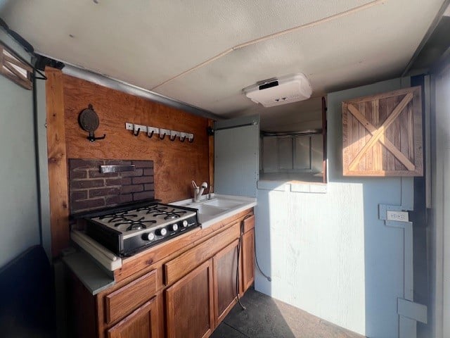 2008 Shadow Weekender 2 Horse Slant Load Gooseneck Horse Trailer ...