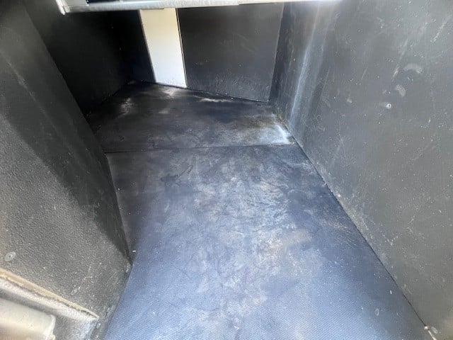 2005 Hart Weekender 2 Horse Slant Load Gooseneck Horse Trailer With ...