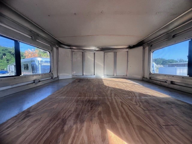 2008 Shadow Weekender 2 Horse Slant Load Gooseneck Horse Trailer ...