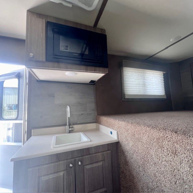 2019 Shadow Competitor Series 2 Horse Slant Load Gooseneck Horse ...